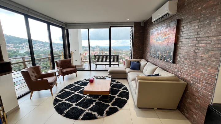 Stylish Stay With Stunning Views - Escalon - San Salvador