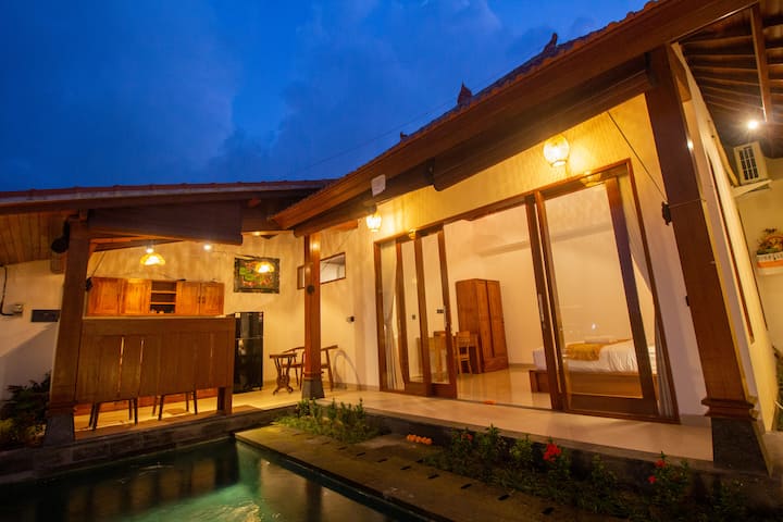 Pondok Soka Sayan Rice Field View & Private Pool - Indonesia