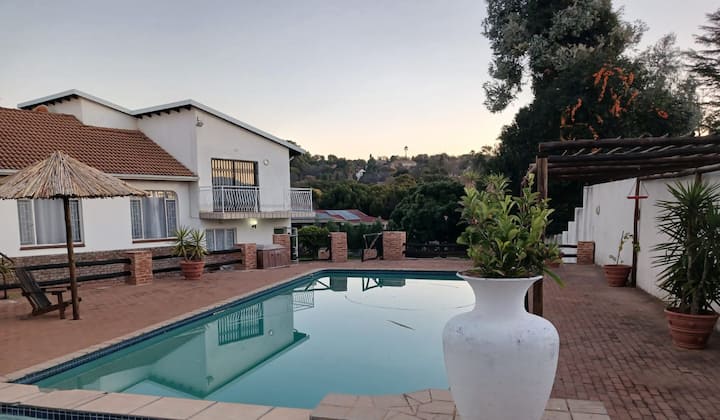 Cozy Cottage In Kloofendal - Krugersdorp