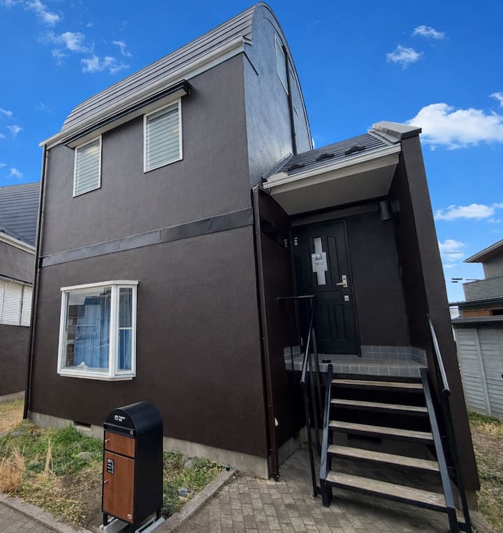 【貸切プラン】これぞ宇都宮の洋風別荘！/ロフト/Wi-fi/駐車場/独立エアコン完備【宇都宮2号館】 - Utsunomiya