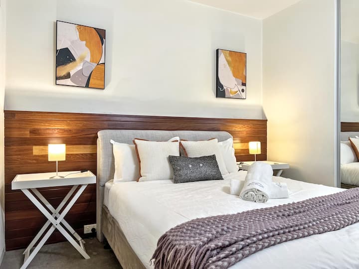 The Russell Hideaway - 