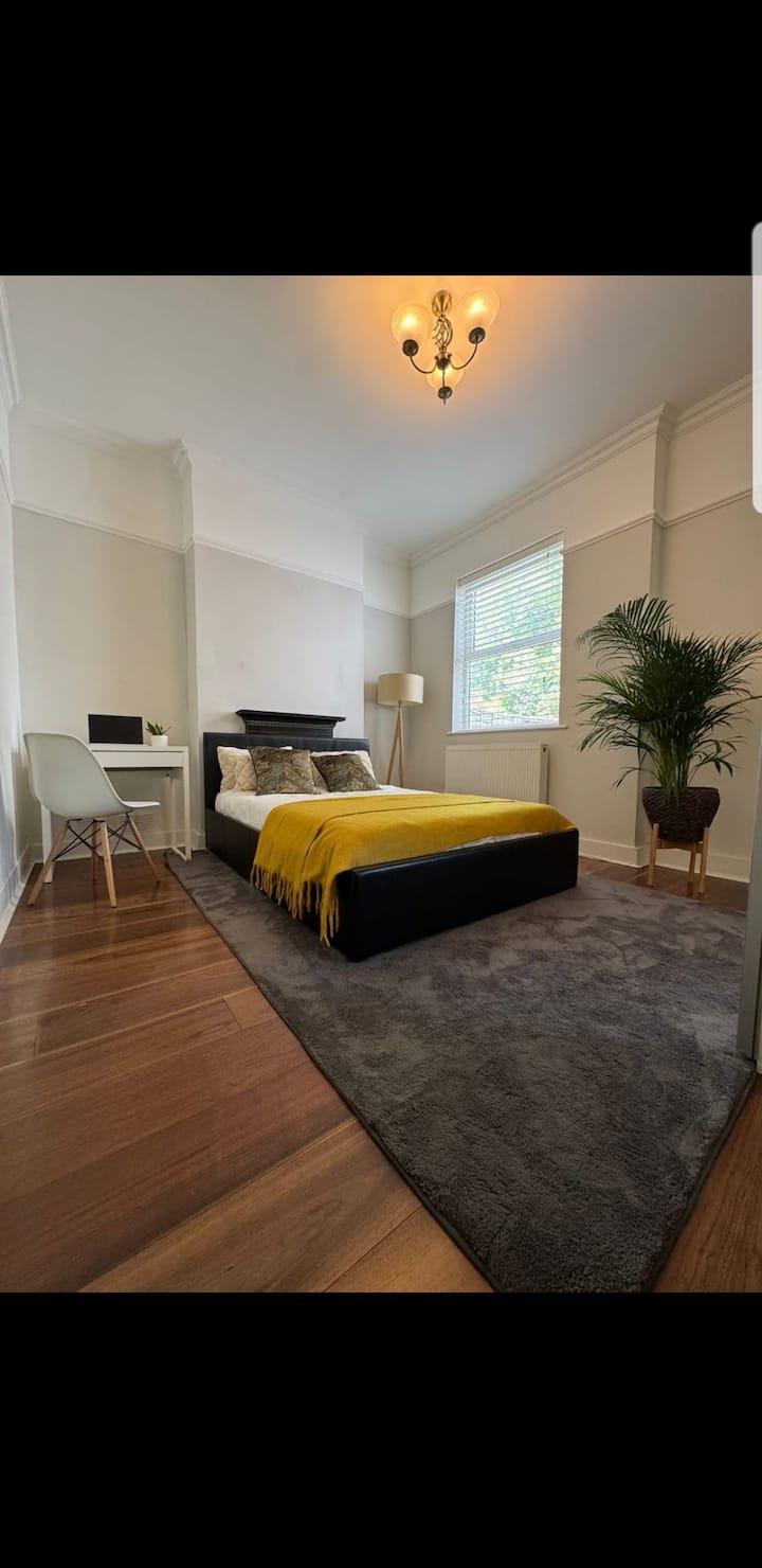Cozy Room Near Film Festival - Thames Ditton
