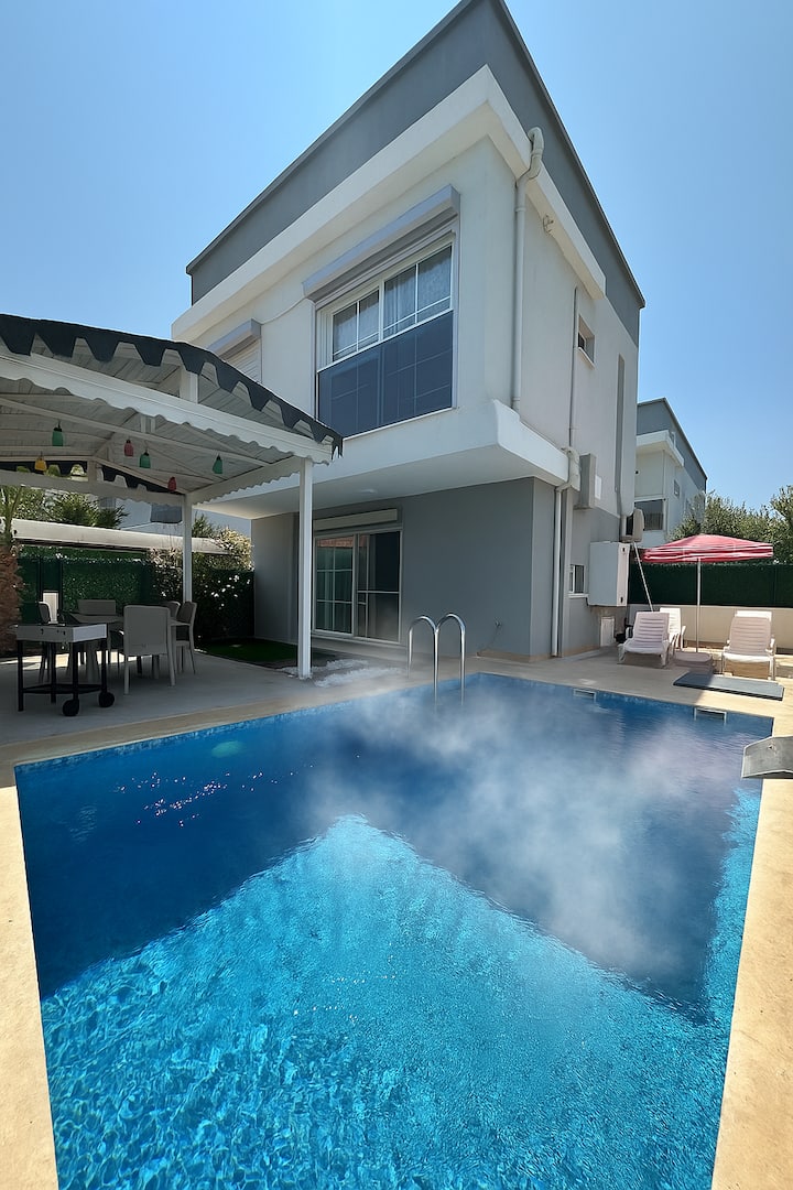 Isıtıcılı Sicak ÖZel Havuzlu Muhteşem Villa - Davutlar