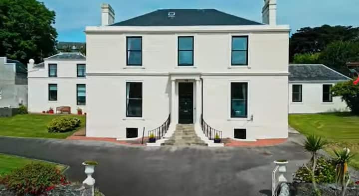 Stunning Georgian Loch-side Villa. Bed & Breakfast - Campbeltown