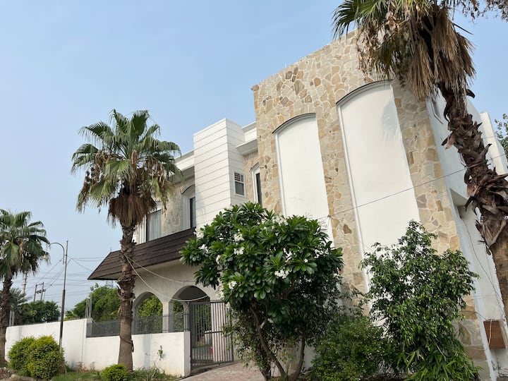 The Abri Farmstay - Amritsar