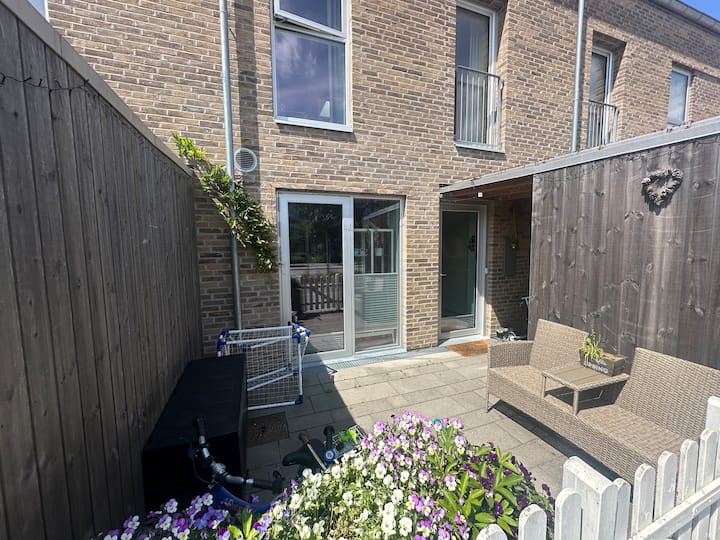 Modern Copenhagen Townhouse Close To City & Nature - 哥本哈根