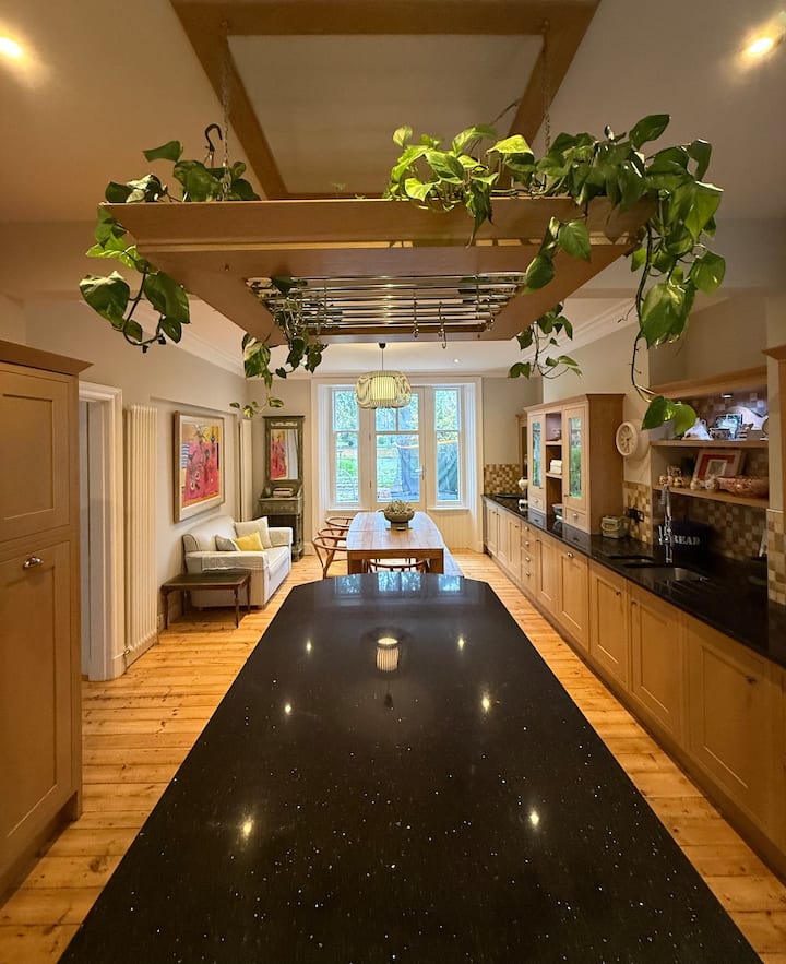 Ladies Waik • Exclusive Riverfront City Home - Inverness