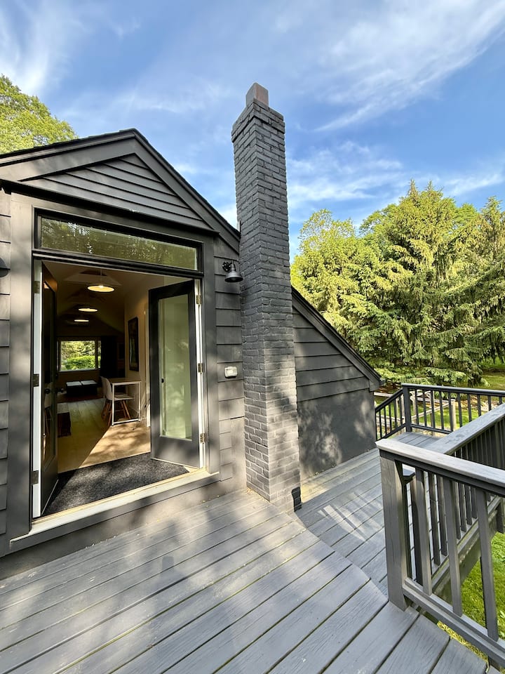 The Guesthouse - Weston, CT