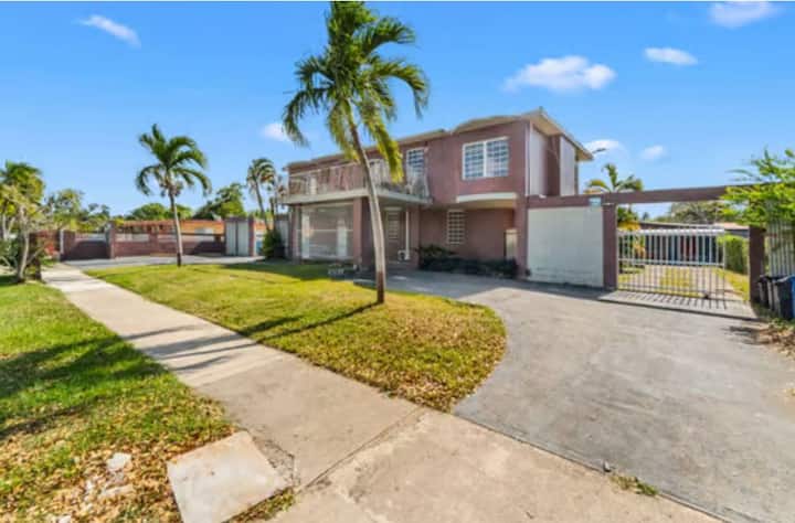 Beach Gateaway At Dorado - Dorado