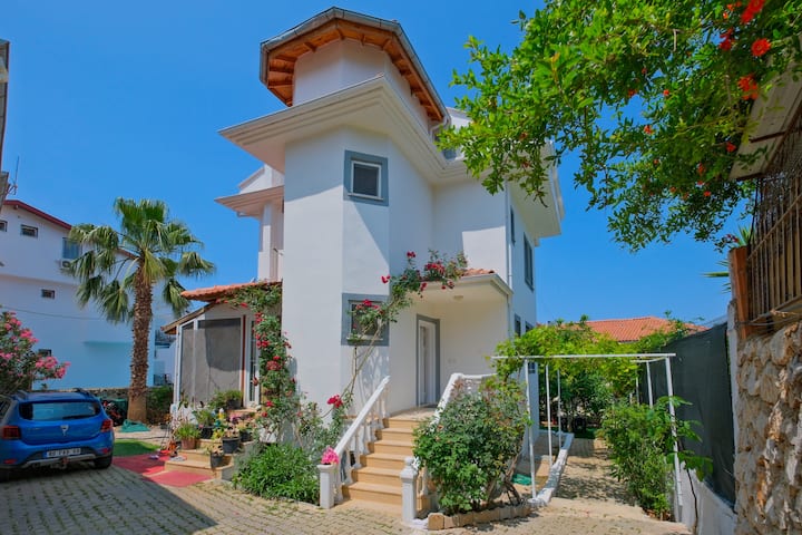 Sakin Tatil Için Karadağ Villa - Ölüdeniz
