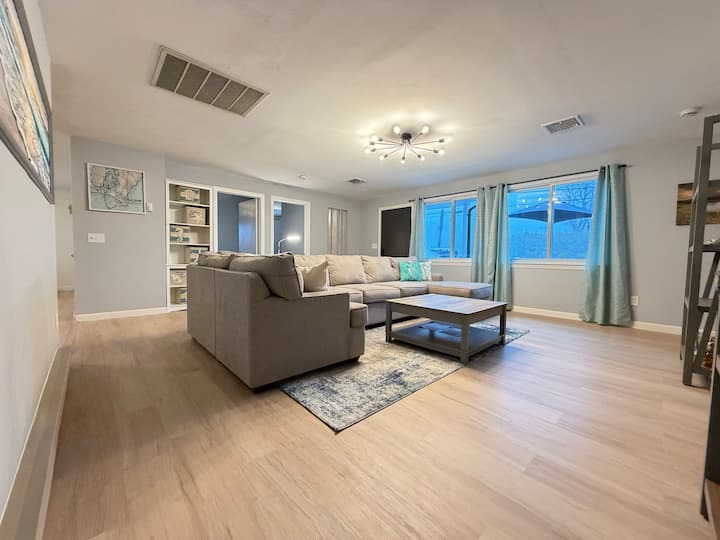 Scarborough Beach Bungalow! - Rhode Island