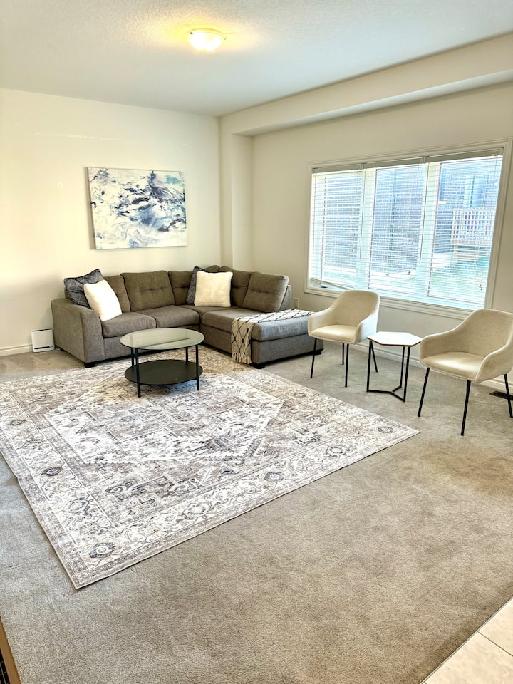 Sleeth Suites - Private 3 Bed, 2.5 Bath Home - Brantford, ON