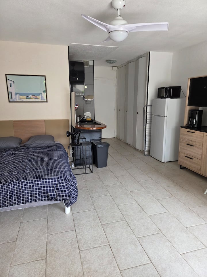 Charmant Studio A/ Terrasse 5mn à Pied De La Mer - Canet-en-Roussillon