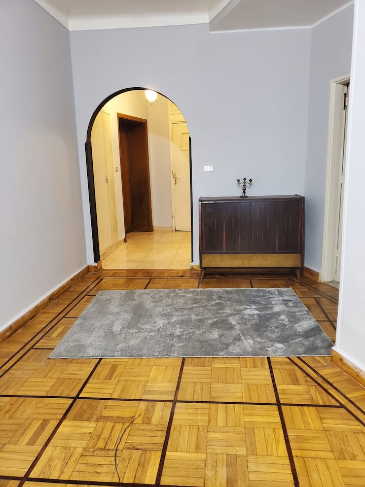 Vintage 2 Bedrooms Apartment At Garden City - Cairo