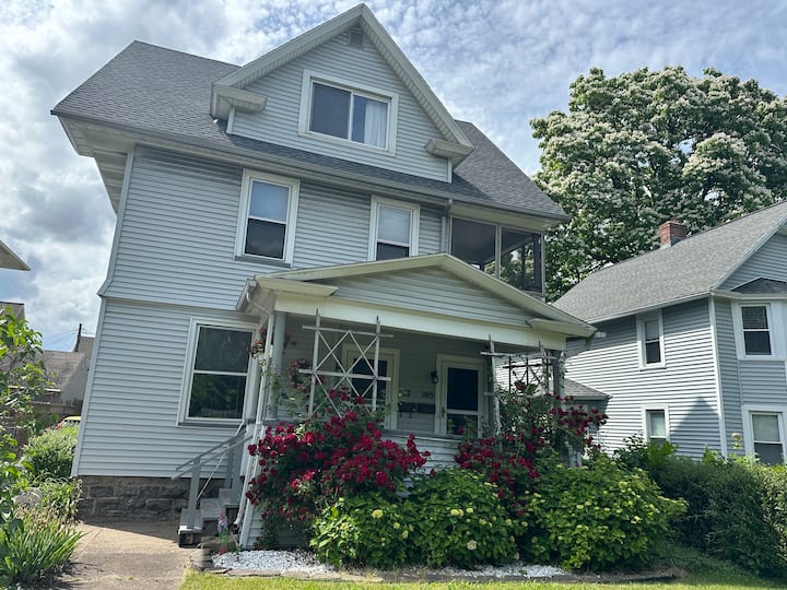Cobbs Hill Apartment - Rochester, NY