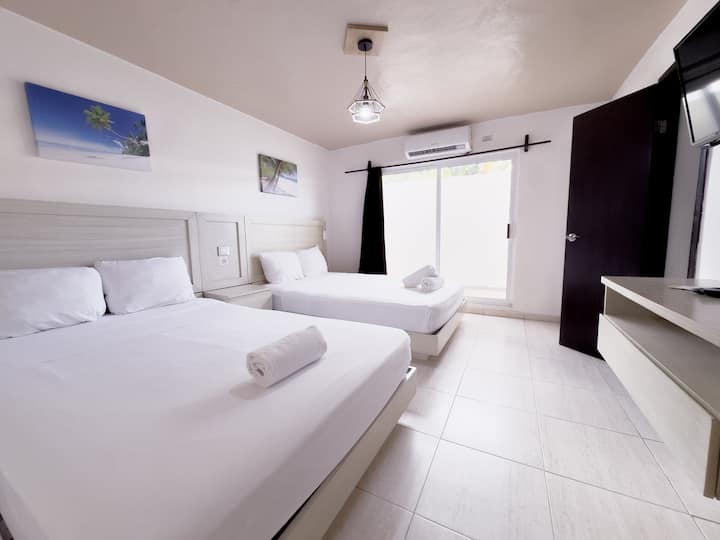 Quadruple Suite Steps From The Beach - Isla Mujeres