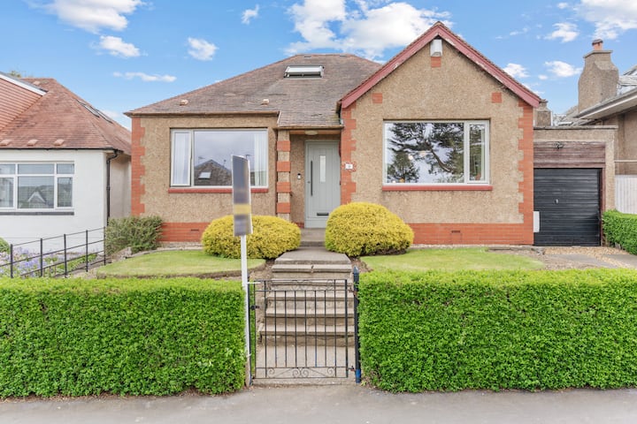 Stylish Family Home In Edinburgh - Forth Bridge