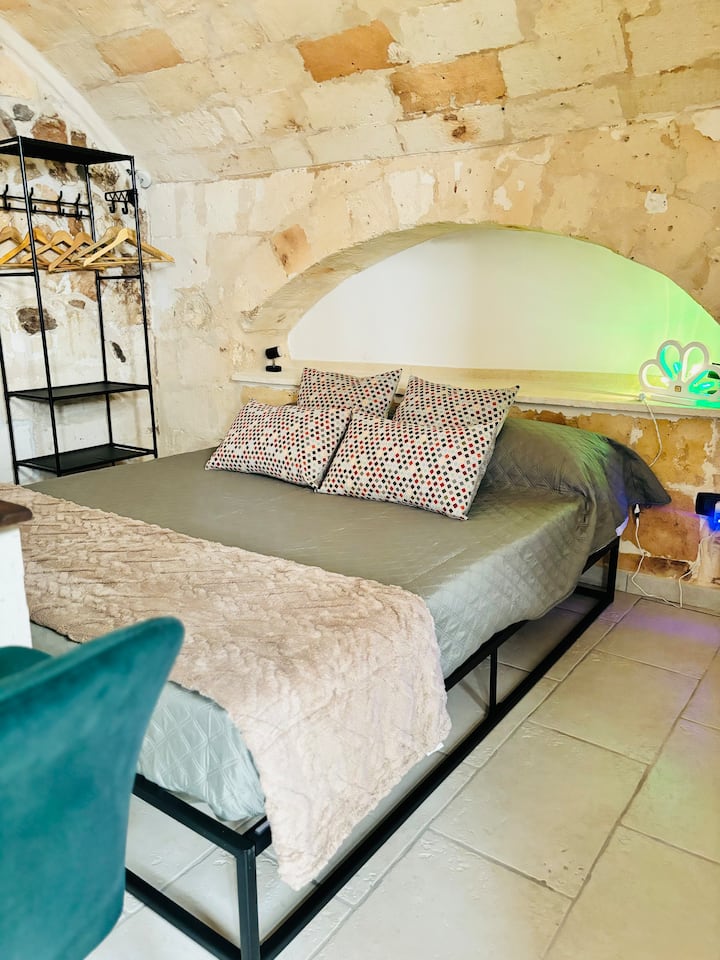 La Nicchia Un Rifugio Elegante Con Vasca Jacuzzi - Manduria