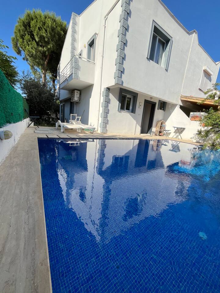 Alaçatı'da Plaj Ve ÇArşı Yakını ÖZel Havuzlu Villa - Alaçatı