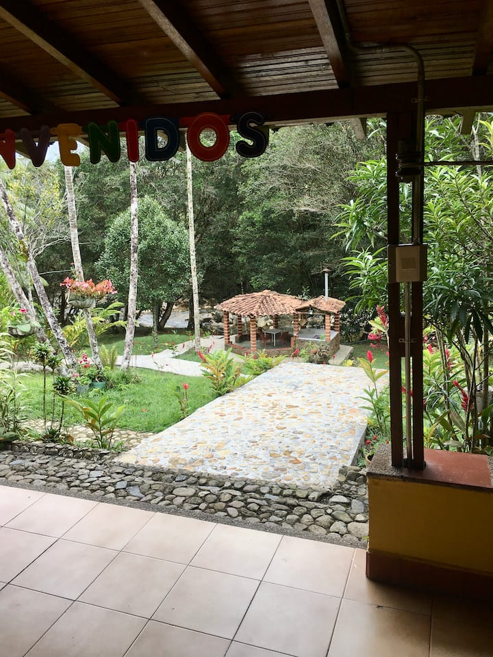 Acogedora Casa Finca De Recreo Cerca A Rioclaro - Colombie