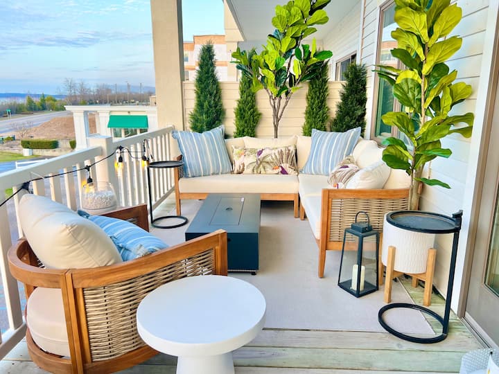 Lux Bayview Condo| 3 Bed | Sleeps 8| Close To Dt - Harbor Springs, MI