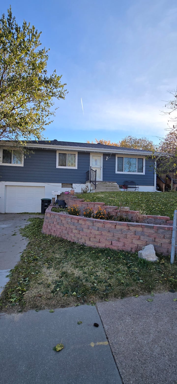 Relaxing Omaha Stay | Close To Zoo & Downtown - Council Bluffs, IA