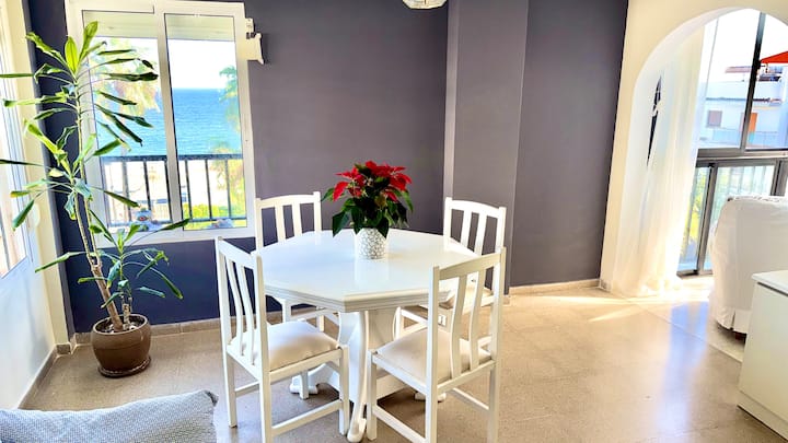 Beachfront Apt • Wi-fi • Private Garage - Estepona