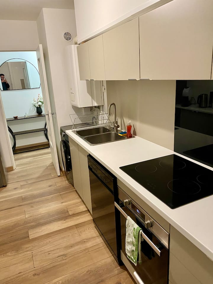 Appartement-jardin-clim-parking En Plein Centre - ibis budget Avignon Centre