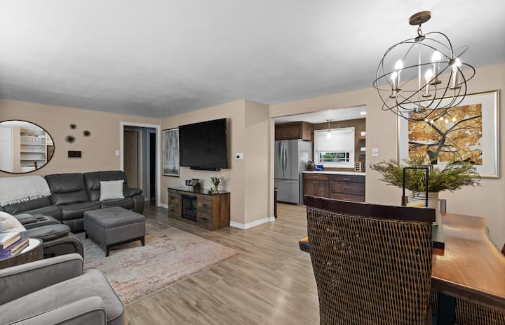 Remodeled 2 Bedroom Kid Friendly Play Room Charmer - Casper, WY