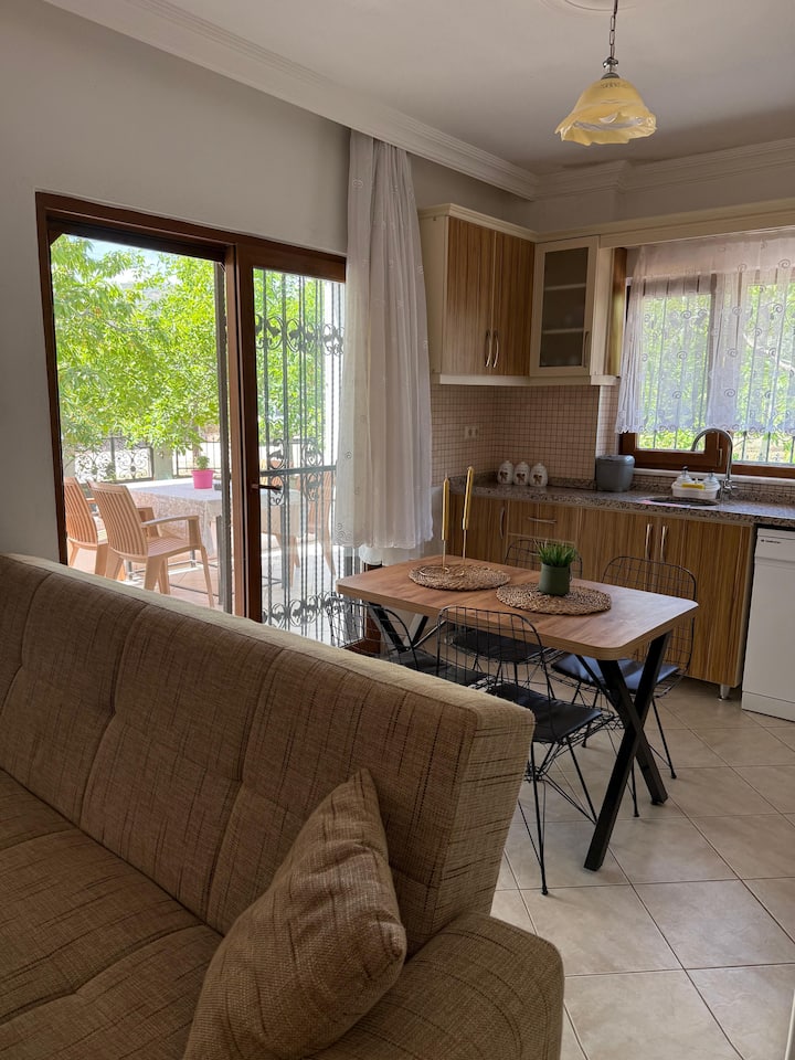 Sezonluk Kiralık Bahçeli Daire - Adatepe