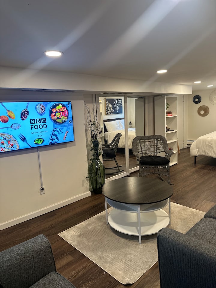 Elm Studio - Ubs Arena, Jfk/lga - New York John F. Kennedy Airport (JFK)