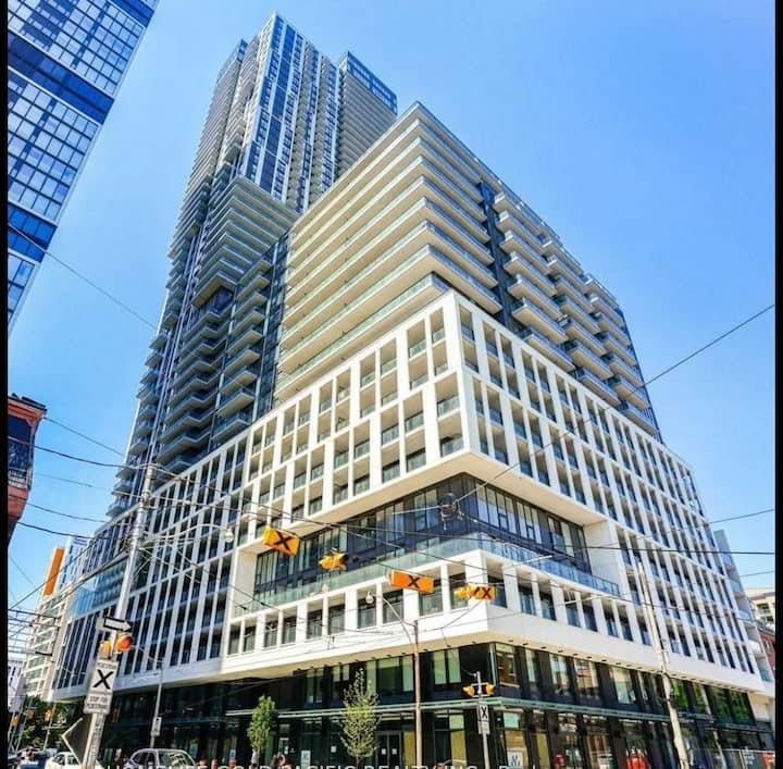 Toronto Skyline Suite 1+1 - Toronto
