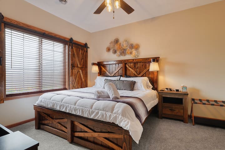 Voted # 1 For Luxury Cleanliness Comfort Quiet - Sioux Falls, SD