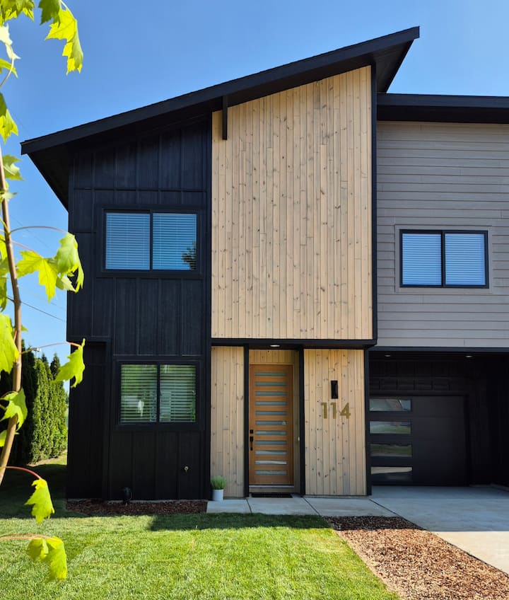 Urban Stylish Townhome- Midtown Downtown Close - Coeur d'Alene, ID