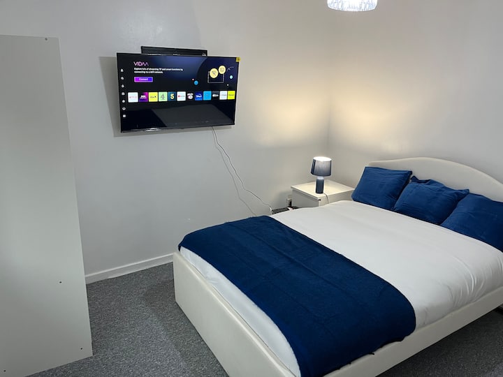 3 Bedroom House With New Kitchen And Bathroom - Manchester