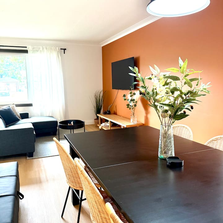 Mississauga 5br Home – Steps To Lake & Trails - Mississauga