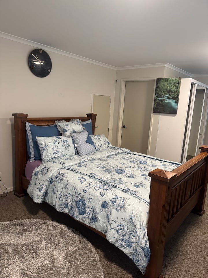 Ensuite Room, Separate Entrance - Dunedin