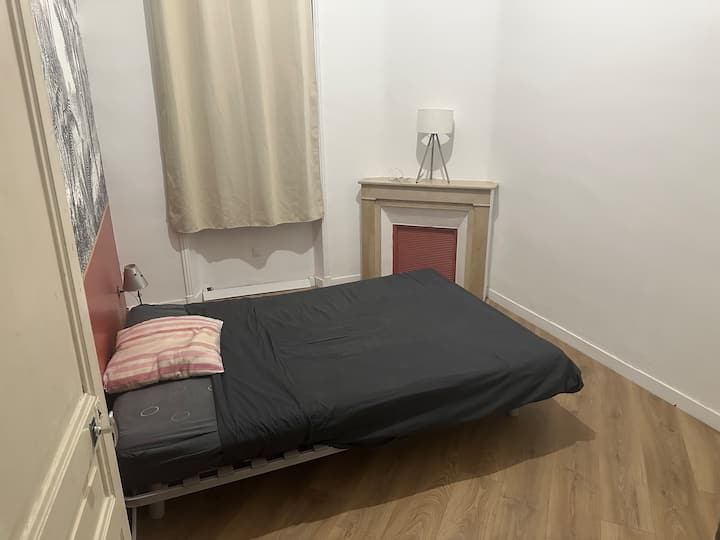 Loue Chambre Refaite à Neuf - Aix-en-Provence