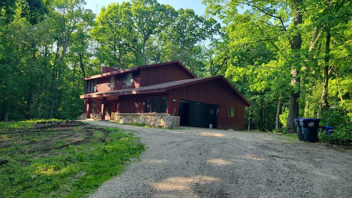 Rustic Retreat In The Woods - Waukesha, WI