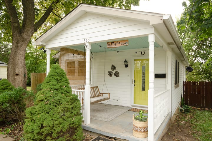 The Hello Bungalow * Walkable Historic District - Liberty, MO