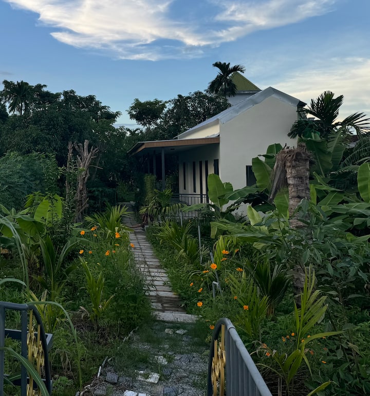 Private House With Gardens - Vietnam