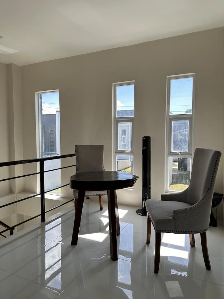 Business-ready 2br Shophouse *Casa Commons* - Bago City