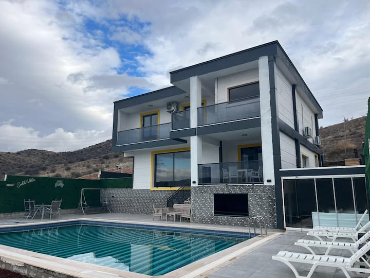 Kırkkale’de Lüx Villa Havuzlu - Kırıkkale