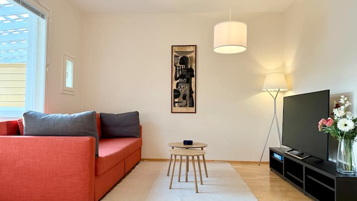 Oulu Modern 2br With Sauna, Patio & Parking - オウル