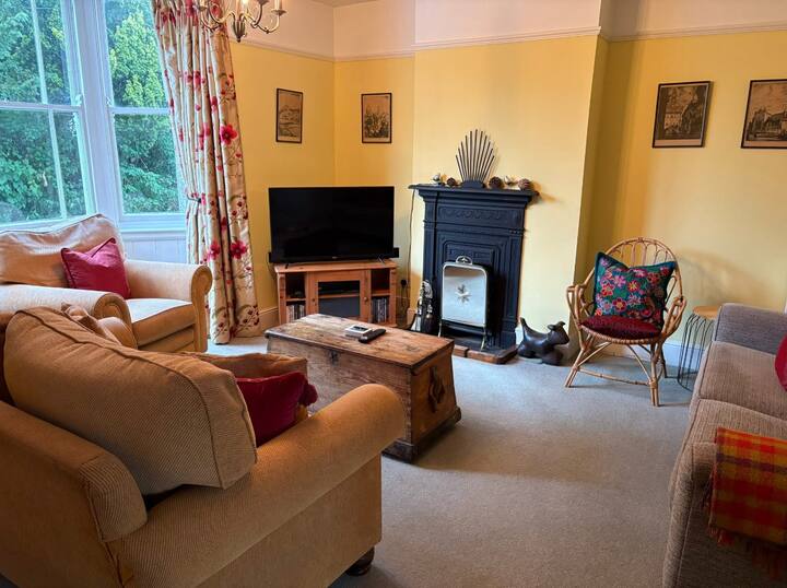 Home In Chittlehampton With Large Garden - North Devon