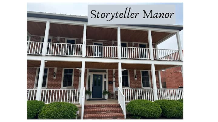 10 Bedrooms/10+bathrooms In Town Oregon, Il - Lowden State Park, Oregon