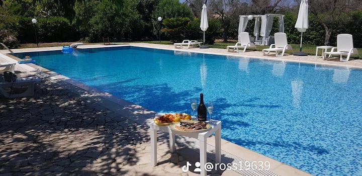 Grande Villa Con Piscina - Oria