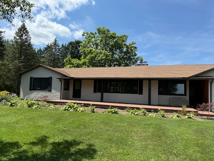 Vintage Charm In Skaneateles - Skaneateles, NY