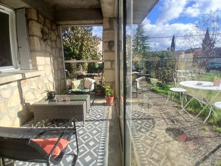 Grand Studio Côté Jardin
Chez Lulu - Aubenas