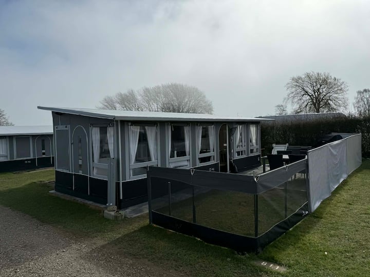 Hyggelig Campingvogn På Gammelbro Camping - Danemark